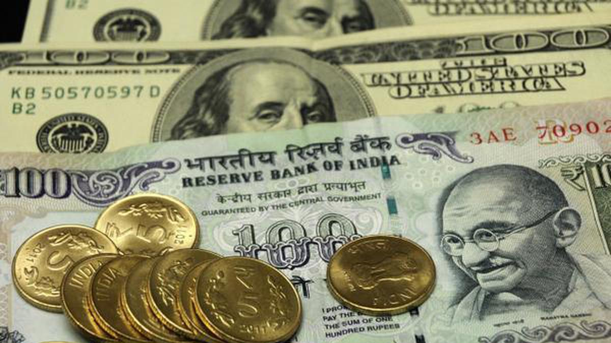 டாலருக்கு எதிராக தடுமாறும் ரூபாய்! காப்பாற்றுமா ரிசர்வ் வங்கி ...